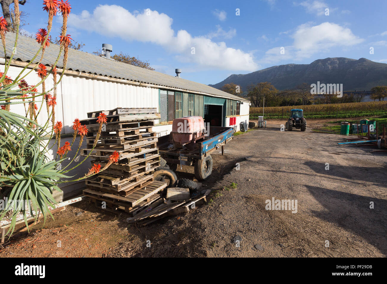 Farm workshop hi-res stock photography and images - Alamy