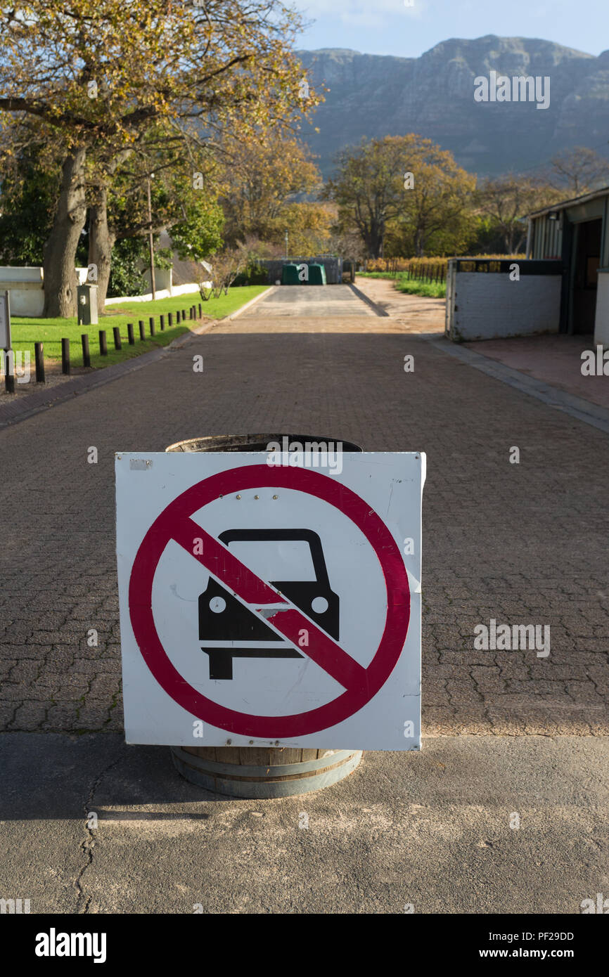Entry signage sign hi-res stock photography and images - Alamy