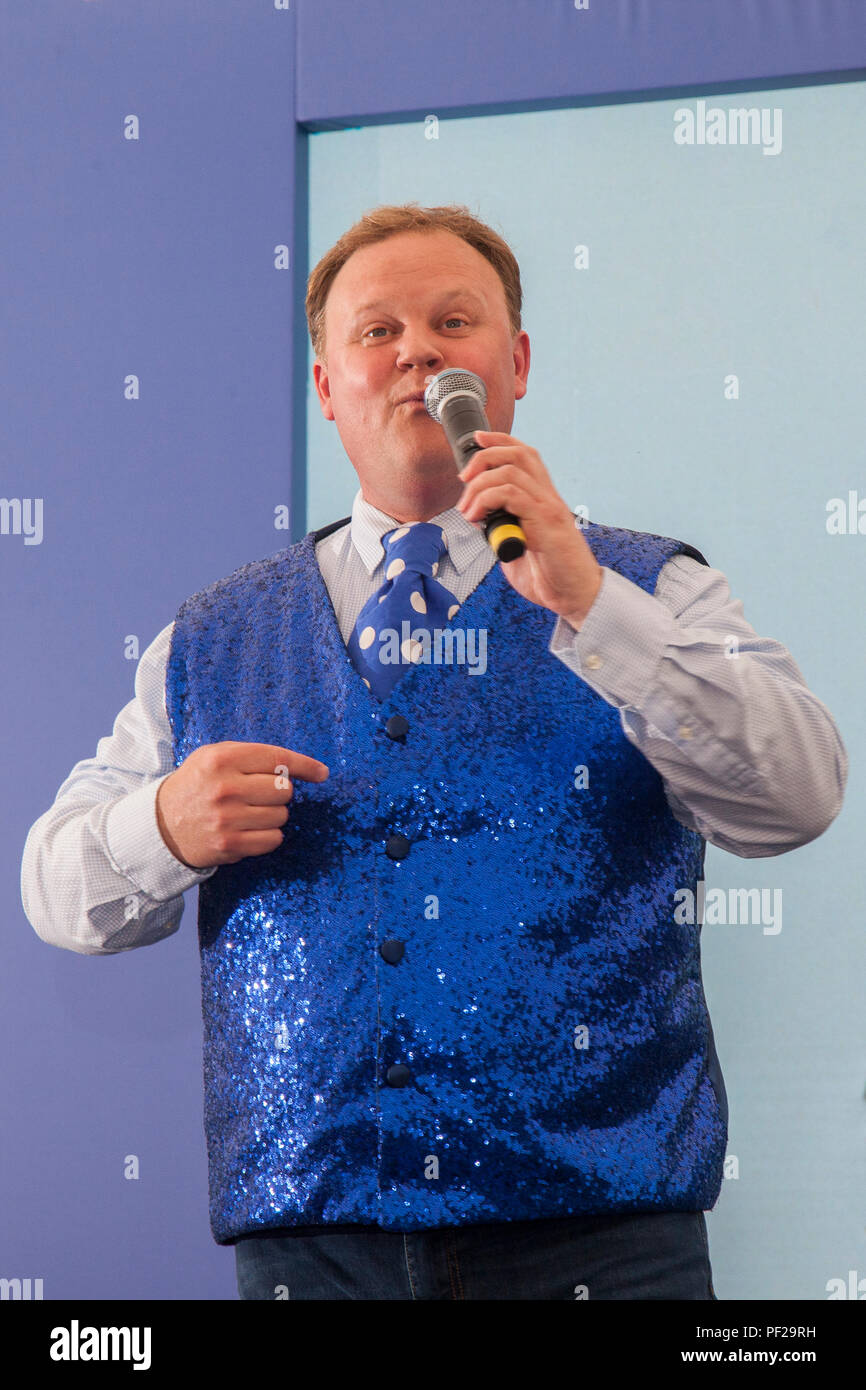 Children's tv presenter hi-res stock photography and images - Alamy