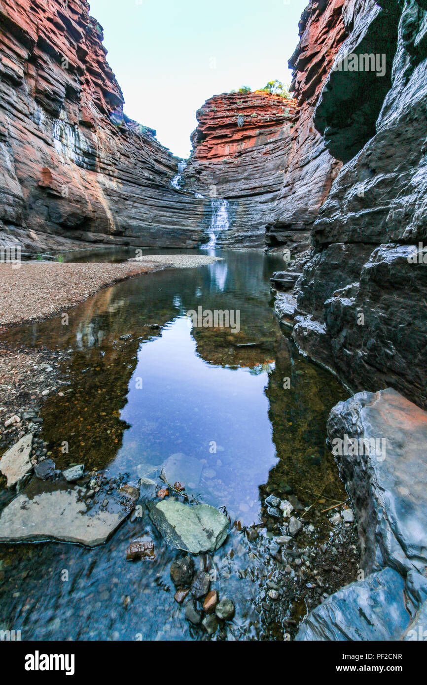 River flowing through Joffre Gorge in Karijini National Park Stock ...