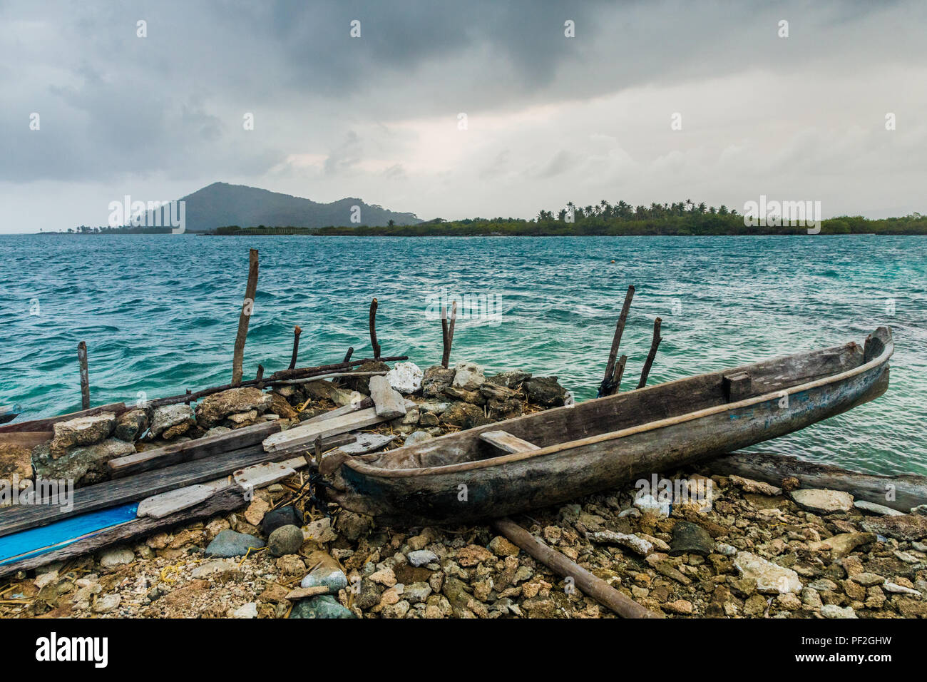 Old typical rowing boat hi-res stock photography and images - Alamy