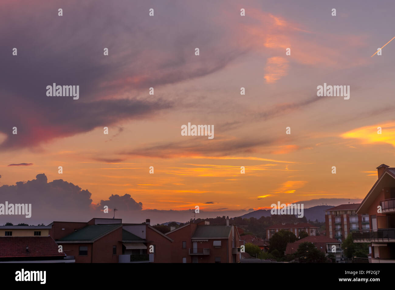 Street light open space hi-res stock photography and images - Alamy