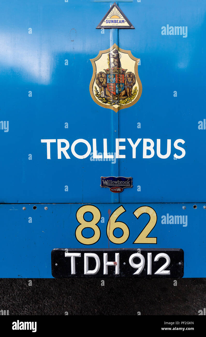 Overhead trolley wires hi-res stock photography and images - Alamy