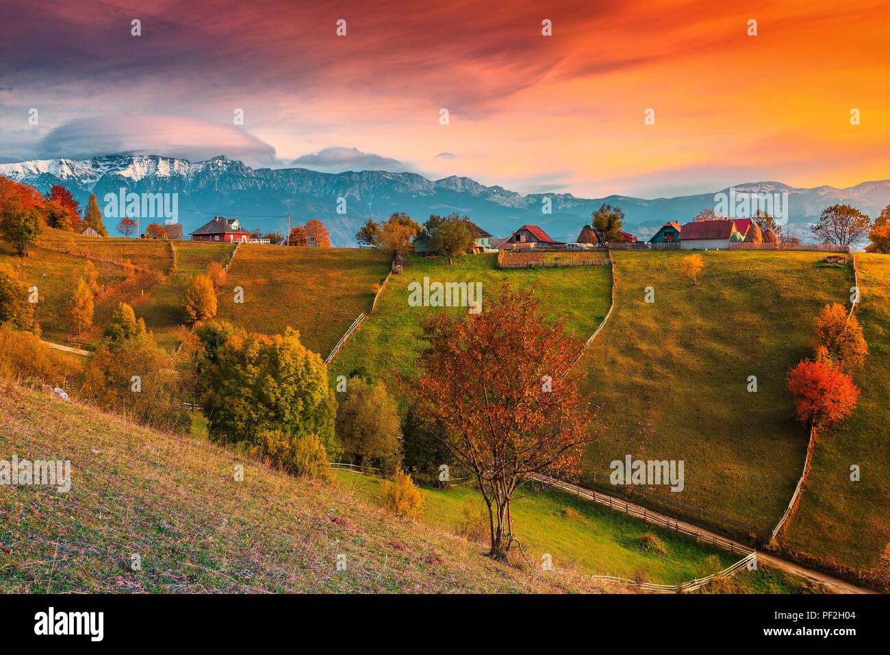 Beautiful autumn alpine landscape, famous alpine village with stunning ...