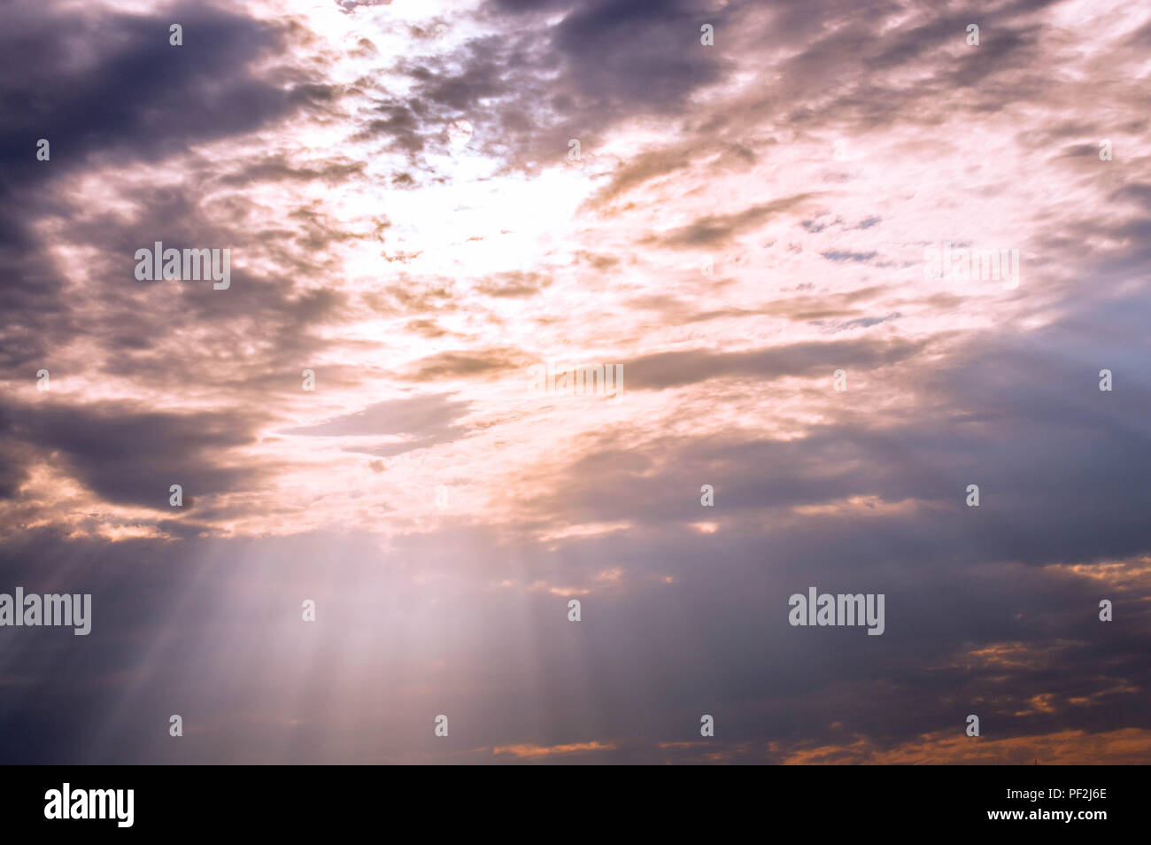 Cloud light beams hi-res stock photography and images - Alamy