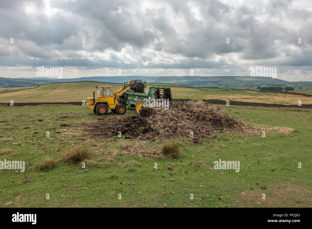Muck spreader hi-res stock photography and images - Alamy