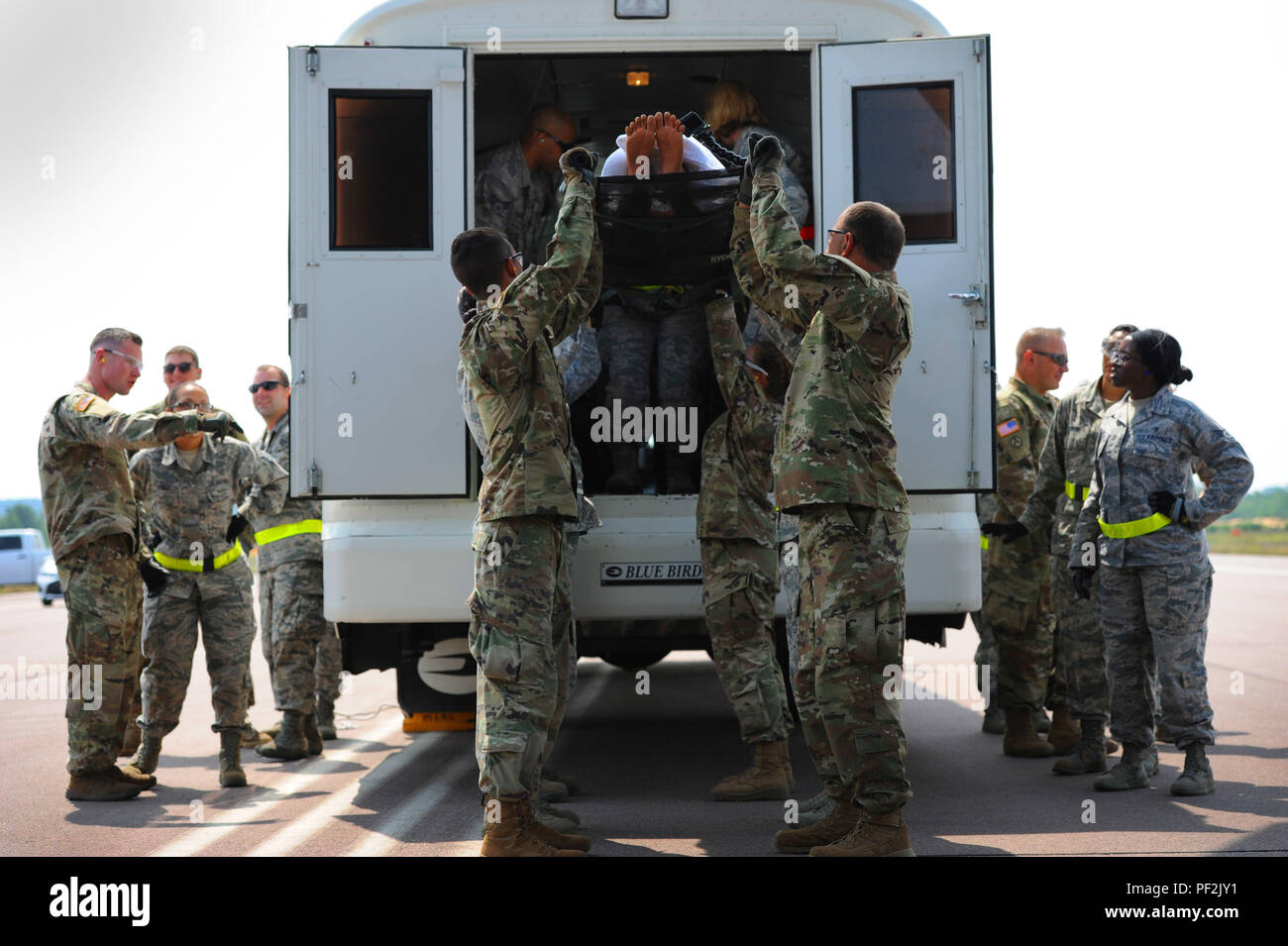 U.S. Army Reserve Soldiers and U.S. Air Force Reserve Citizen Airmen ...
