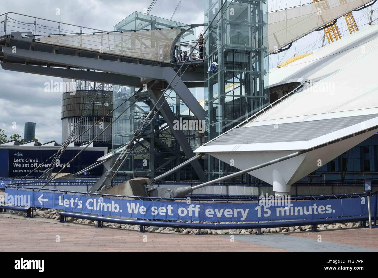 O2 arena sign hi-res stock photography and images - Alamy