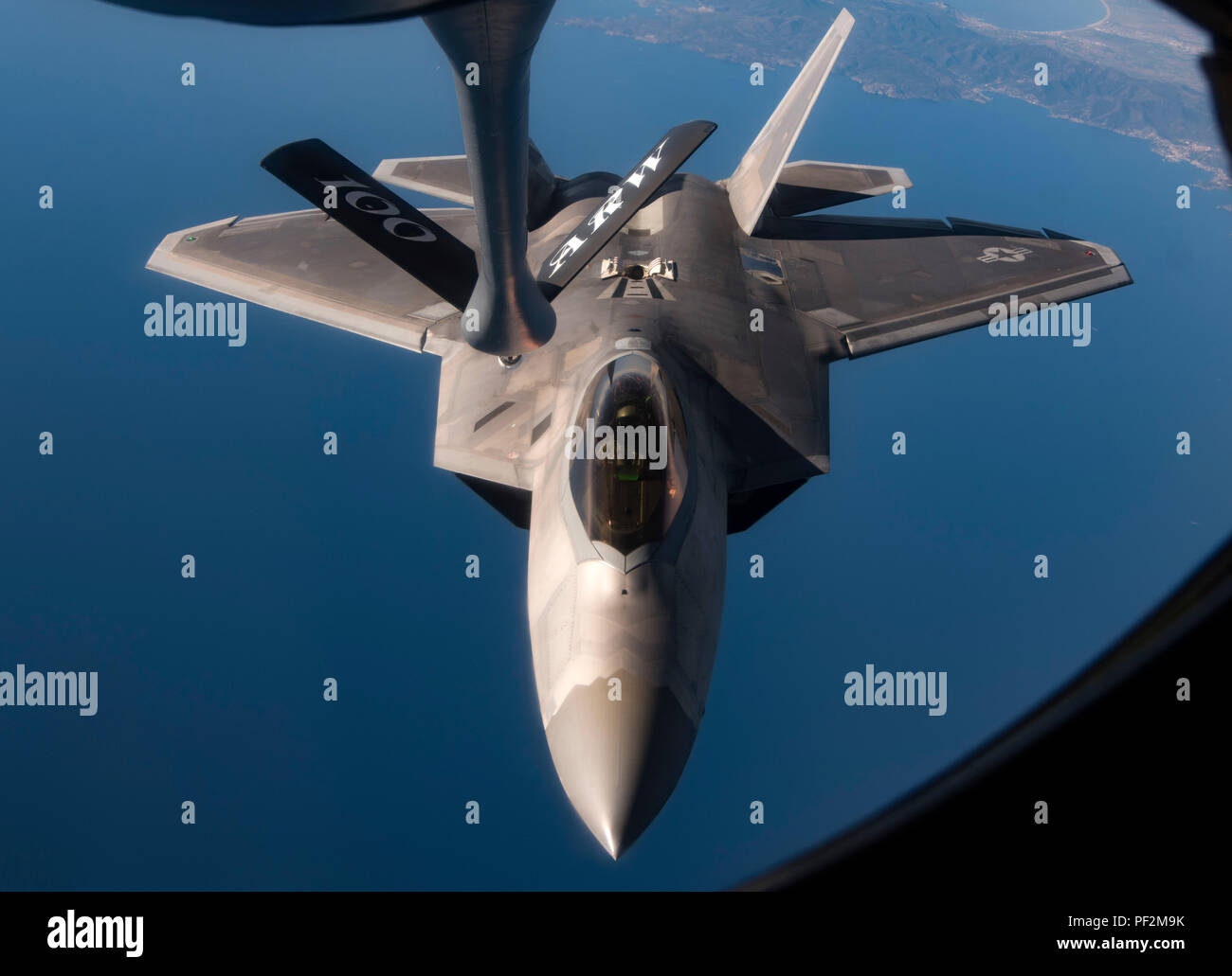 A U.S. Air Force F-22 Raptor from the 95th Fighter Squadron, 325th ...