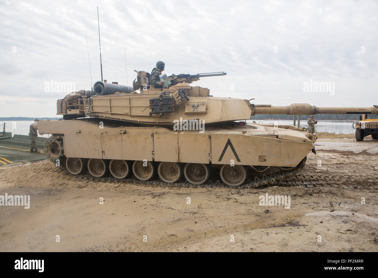 U.S. Marines with 2d Tank Battalion, 2d Marine Division (2D MARDIV ...