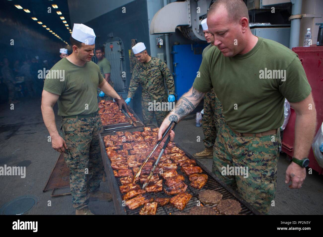 Gunnery sgt matthew luckey hi-res stock photography and images - Alamy