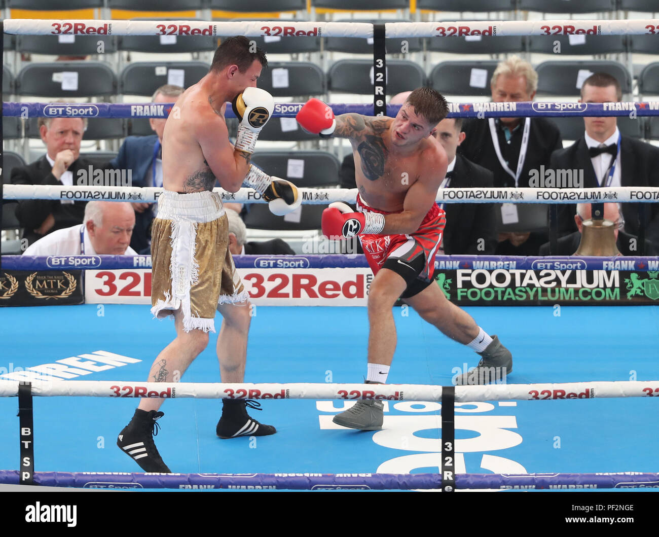 Boxing windsor park hi-res stock photography and images - Alamy