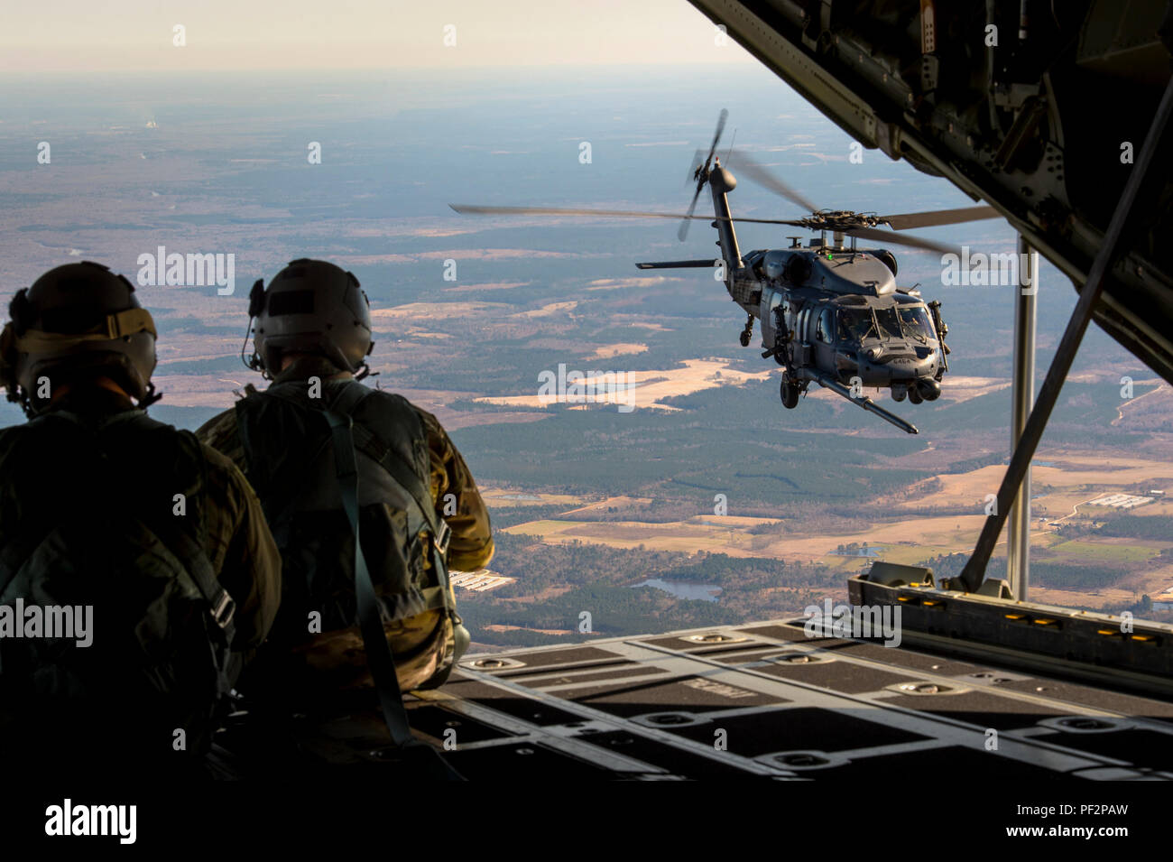 U.S. Air Force Senior Airman Kevin O’Neil, left, and Tech. Sgt ...