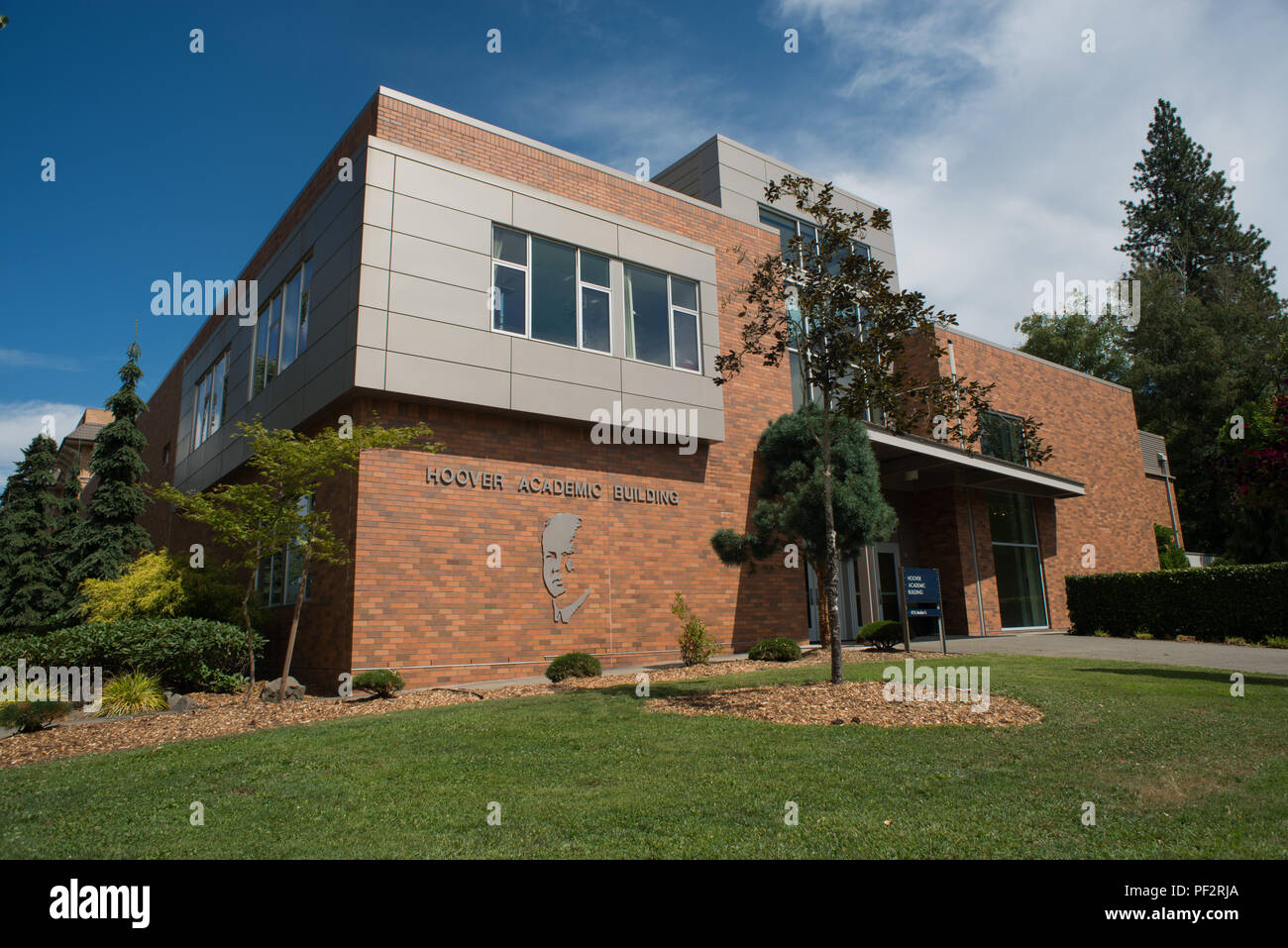 NEWBERG OREGON, AUGUST 15 2017, The Hoover Academic building at George ...