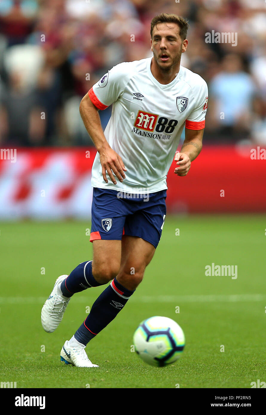 Bournemouth's Dan Gosling during the Premier League match at London ...