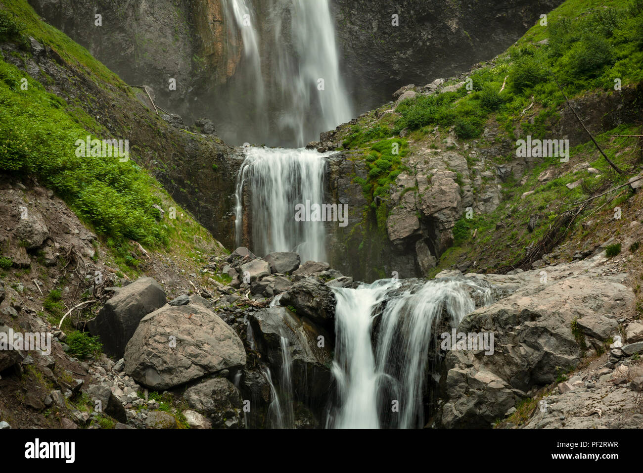 Thundering falls hi-res stock photography and images - Alamy