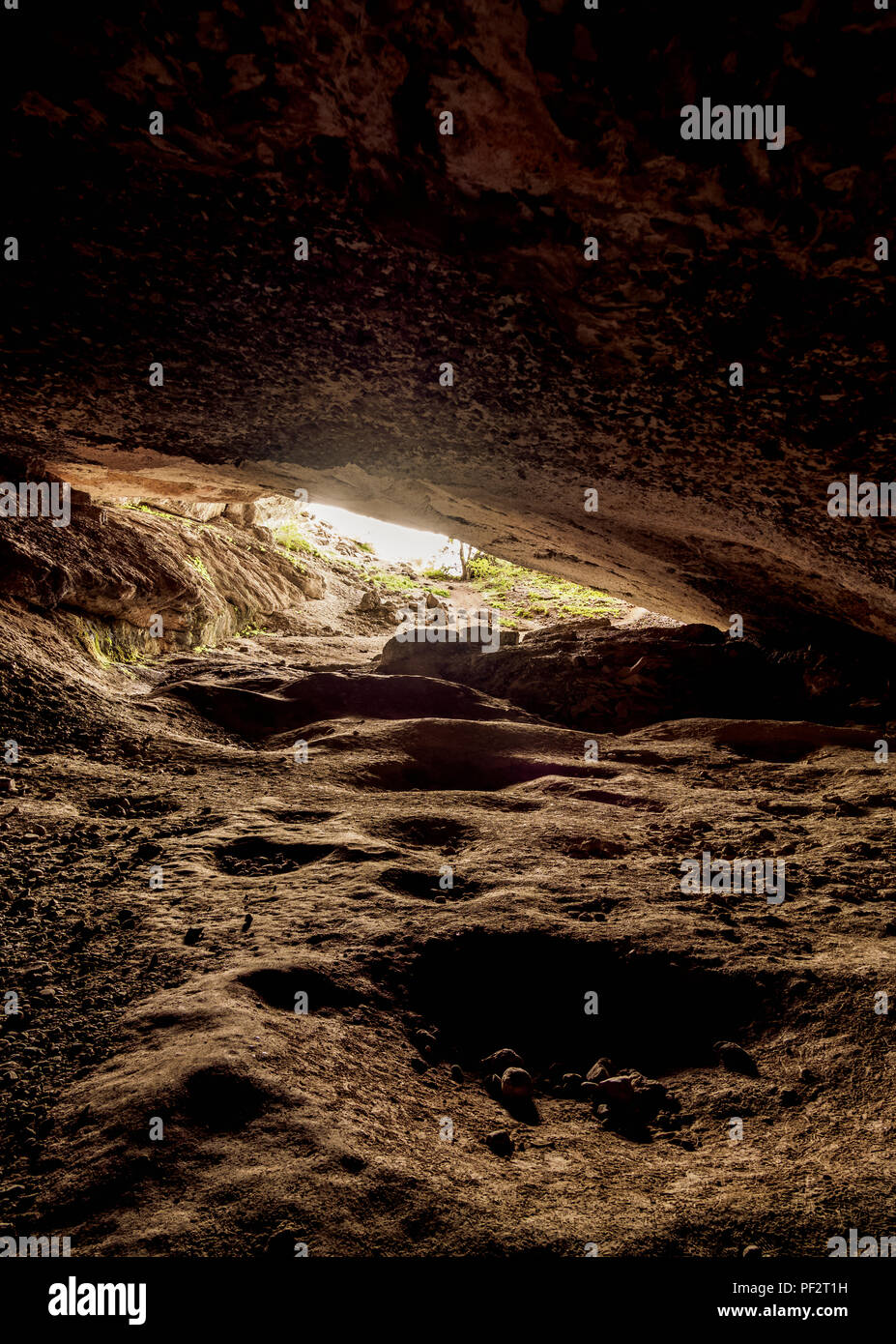 Medium Cave, Cueva del Milodon Natural Monument, Puerto Natales, Ultima ...