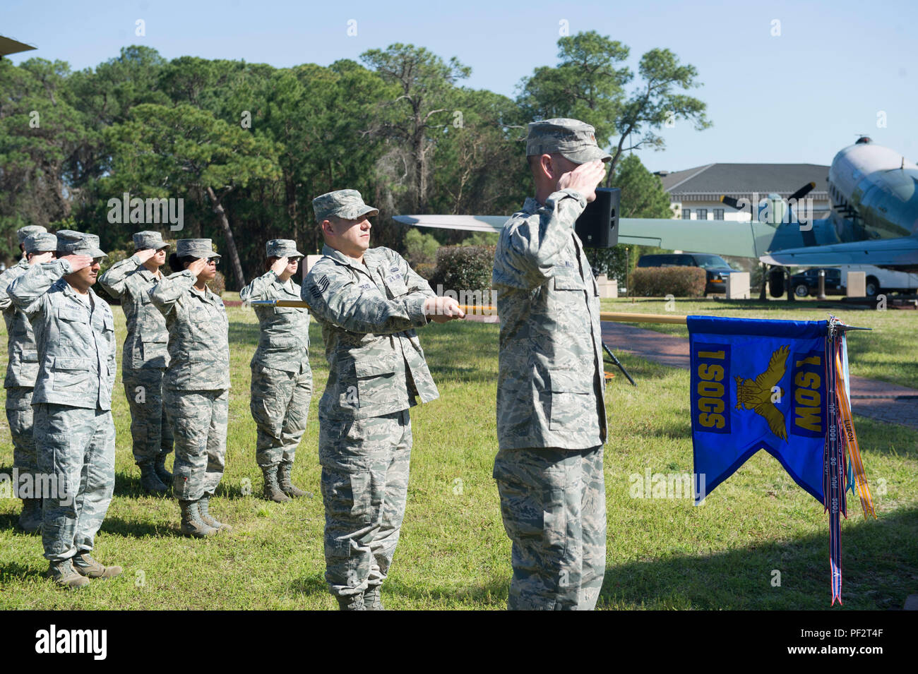 1st special operations communications squadron hi-res stock photography ...