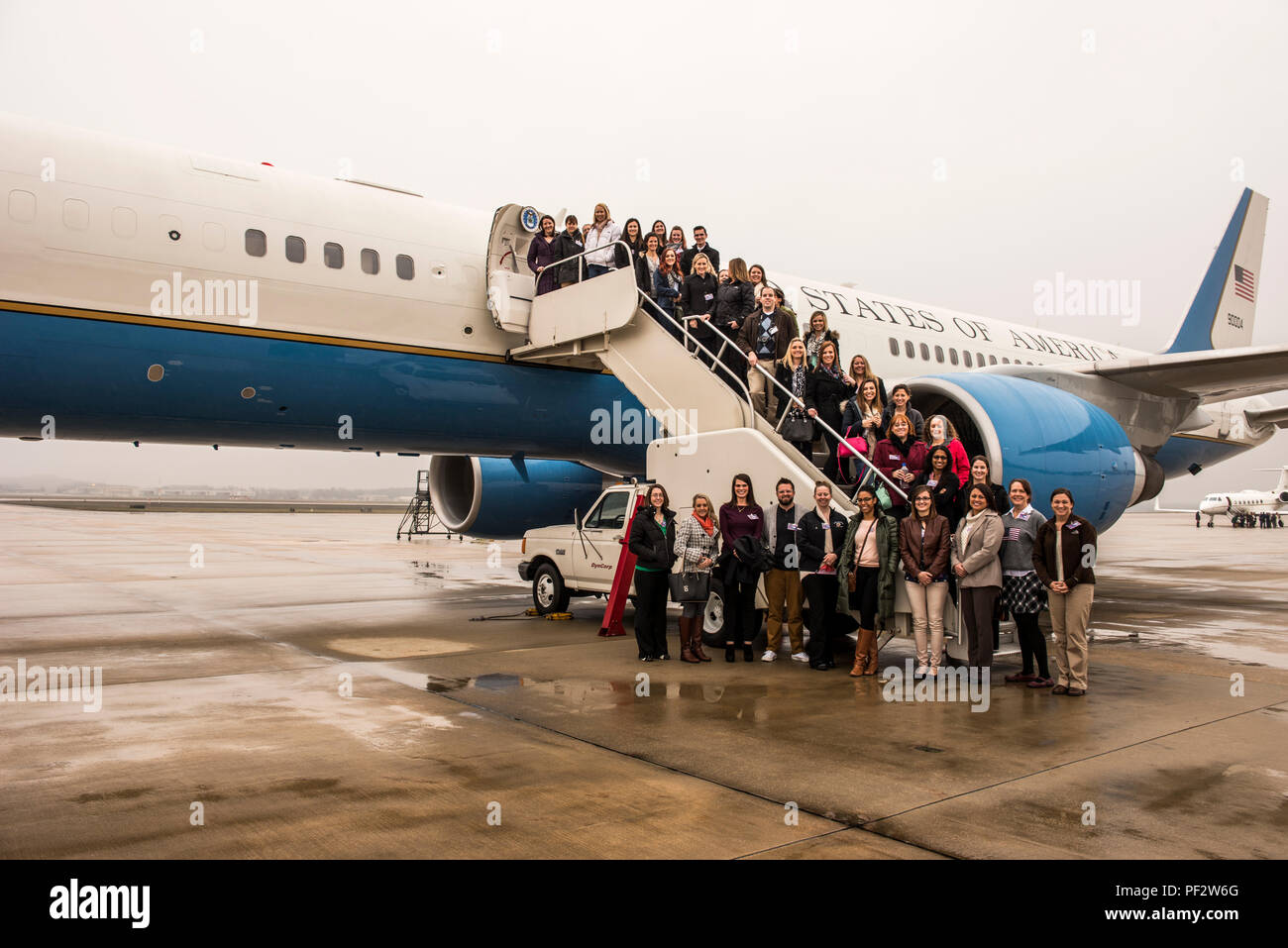 Spouses of 1st Airlift Squadron and 99th Airlift Squadron pilots ...