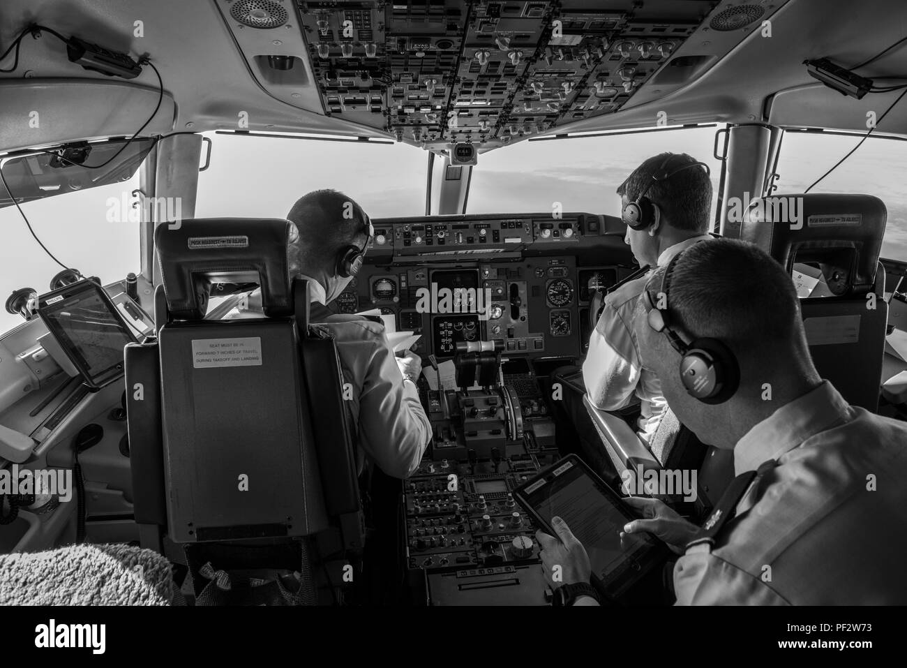 Spouses of 1st Airlift Squadron and 99th Airlift Squadron pilots ...