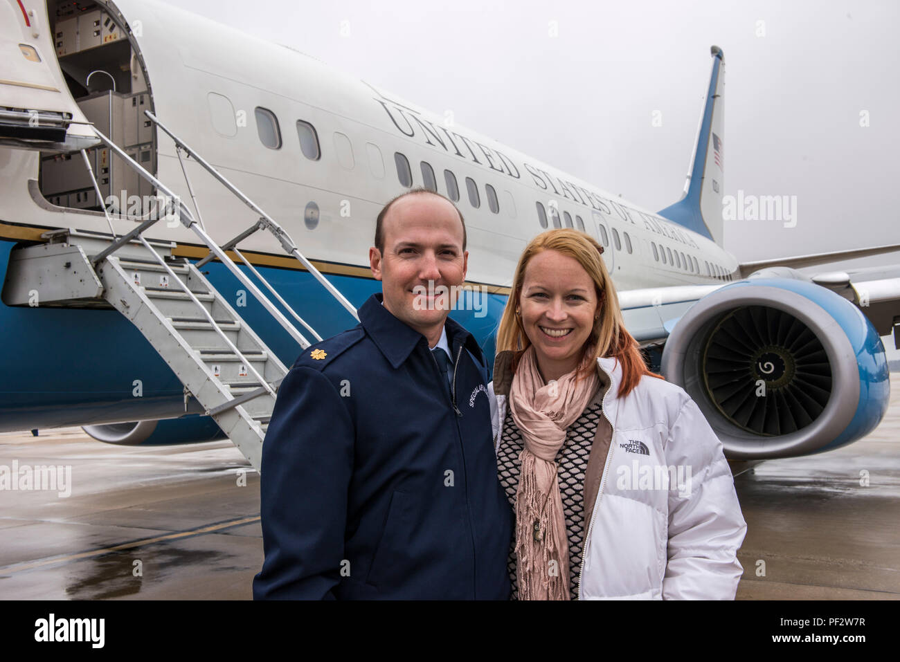 Spouses of 1st Airlift Squadron and 99th Airlift Squadron pilots ...