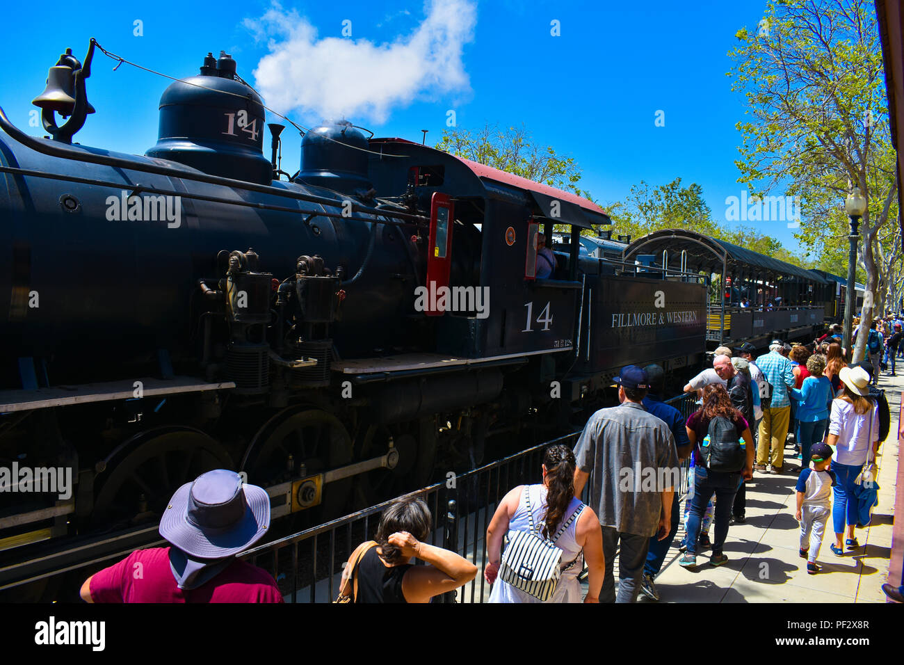 4/28/2018 Fillmore Ca. - Steam train and caboose crossing the road in ...