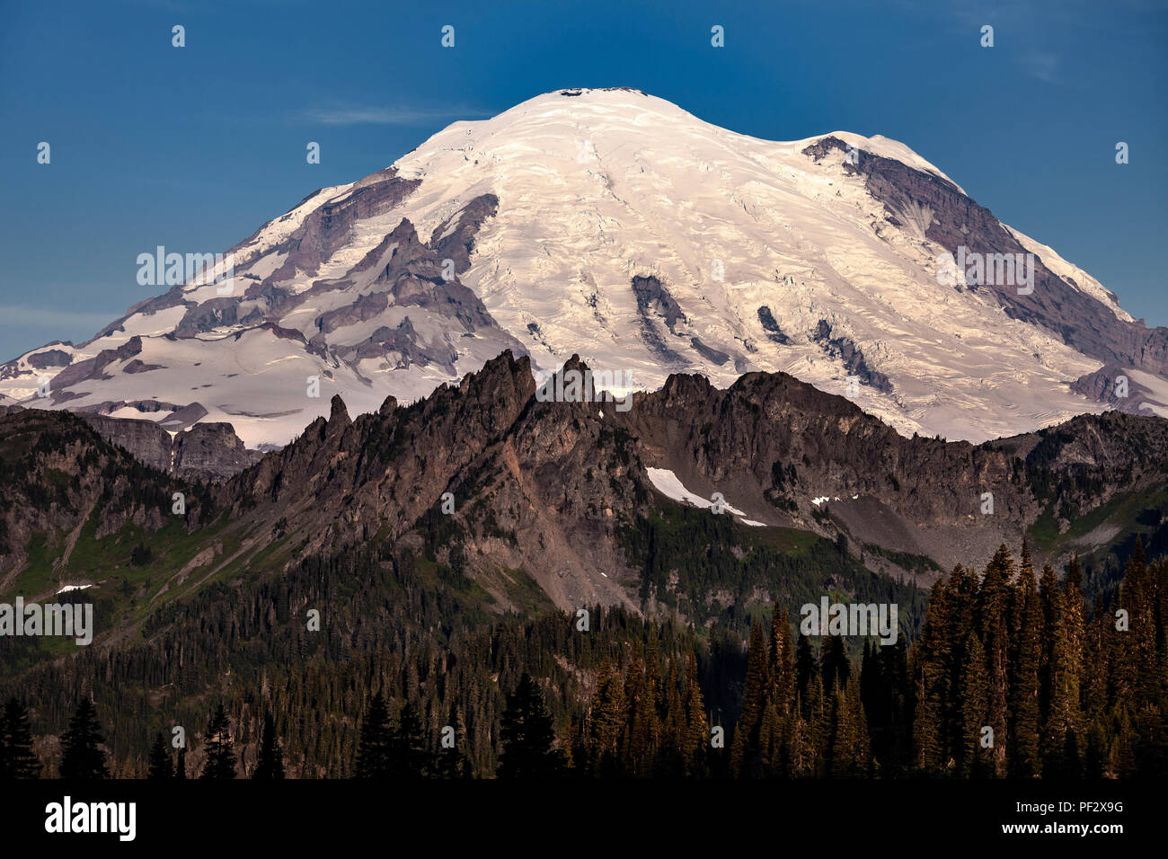 Cascade mountain range mount rainier national park hi-res stock ...