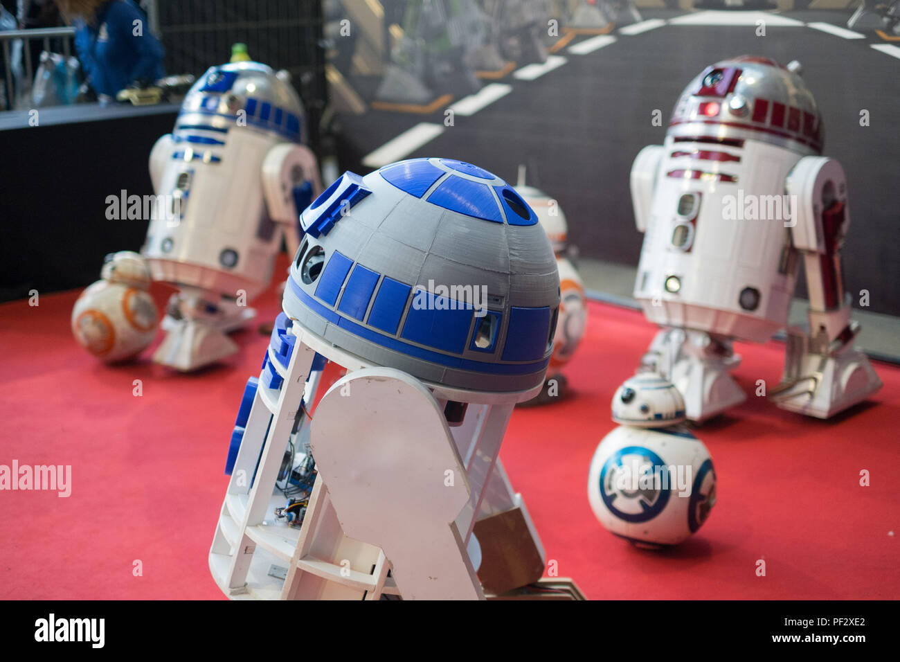 Brussels, Belgium. 10th February, 2018. Life-sized models of R2 units ...