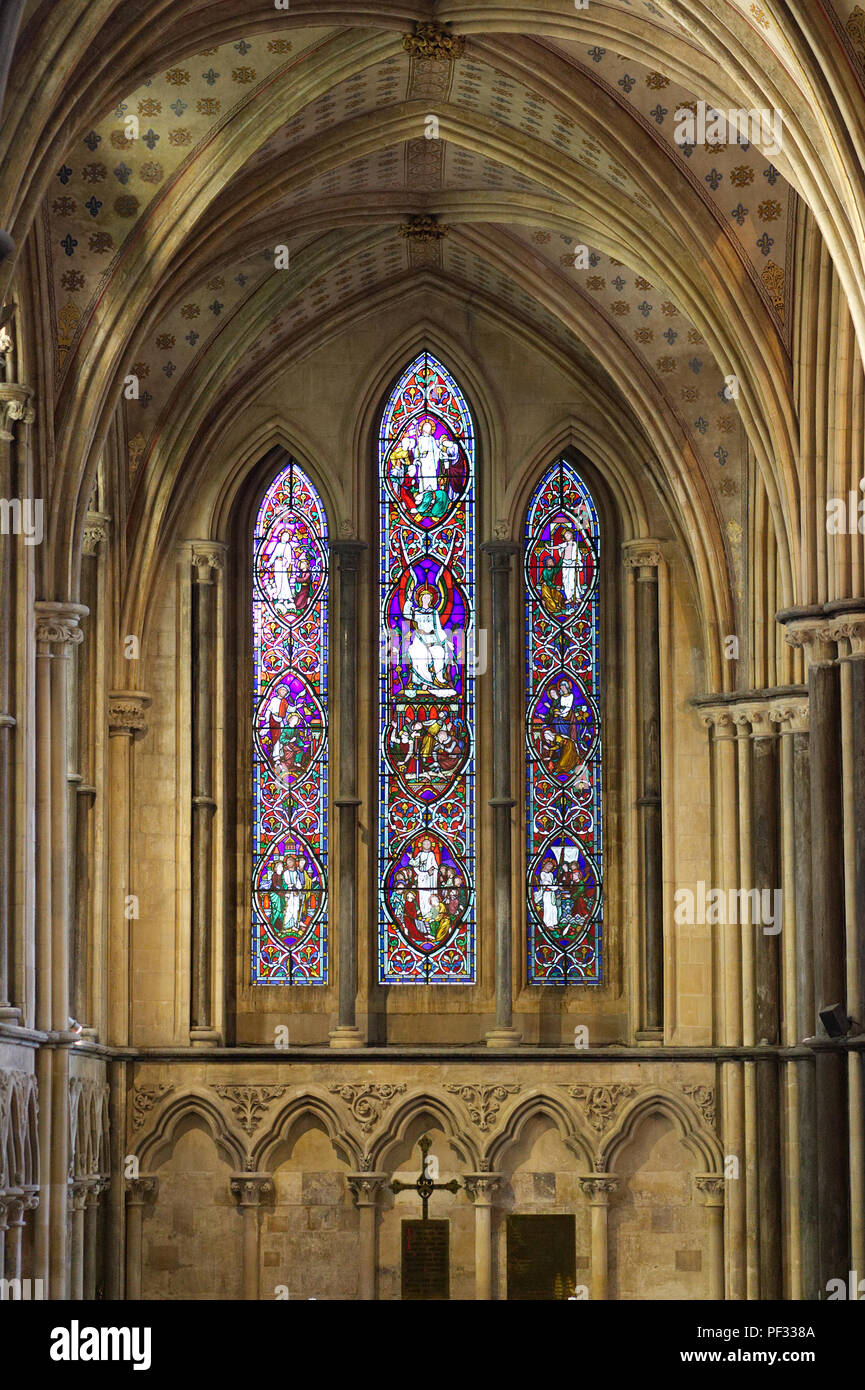 Worcester cathedral window hi-res stock photography and images - Alamy