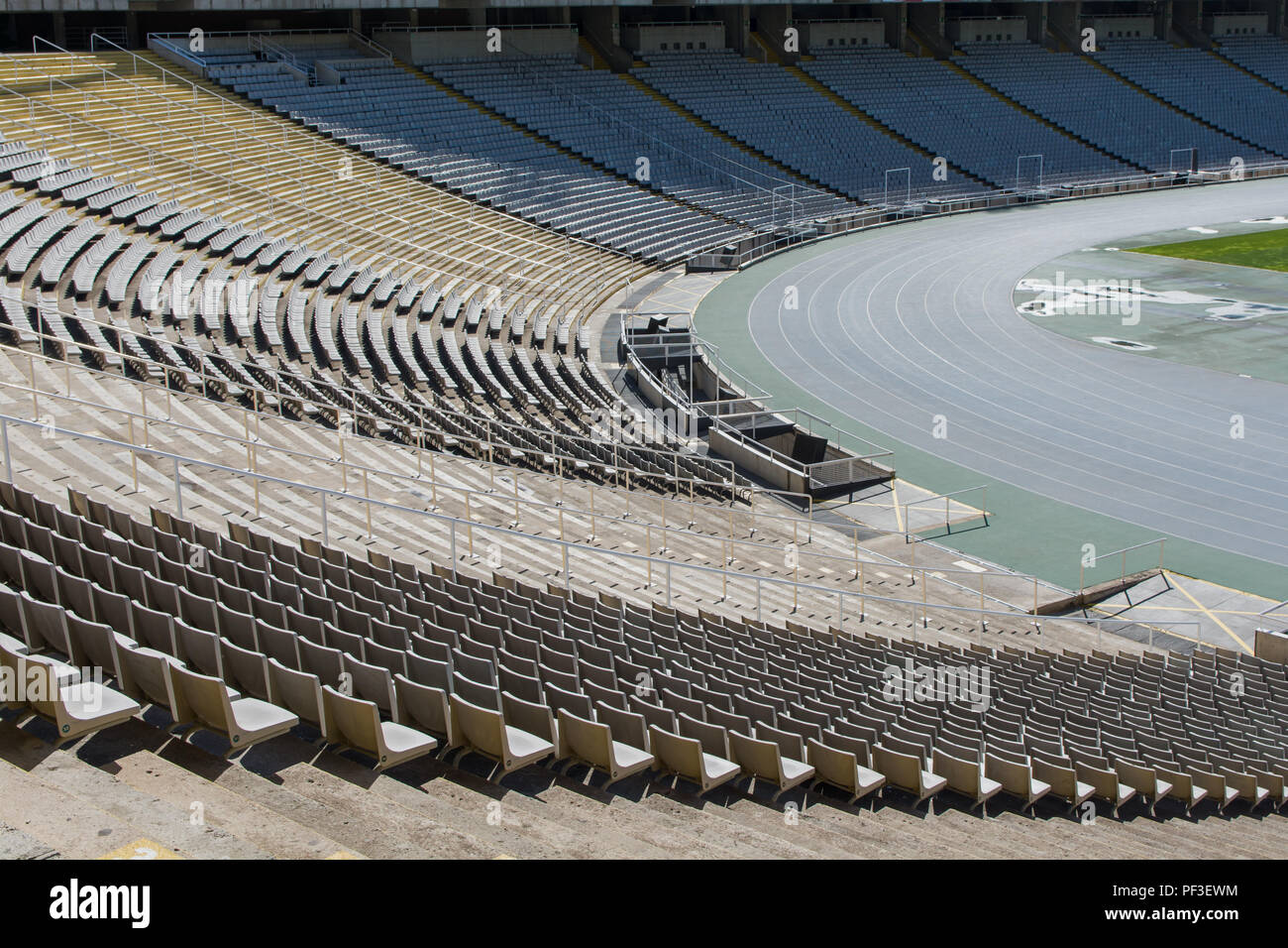 Stadium style seating hi-res stock photography and images - Alamy
