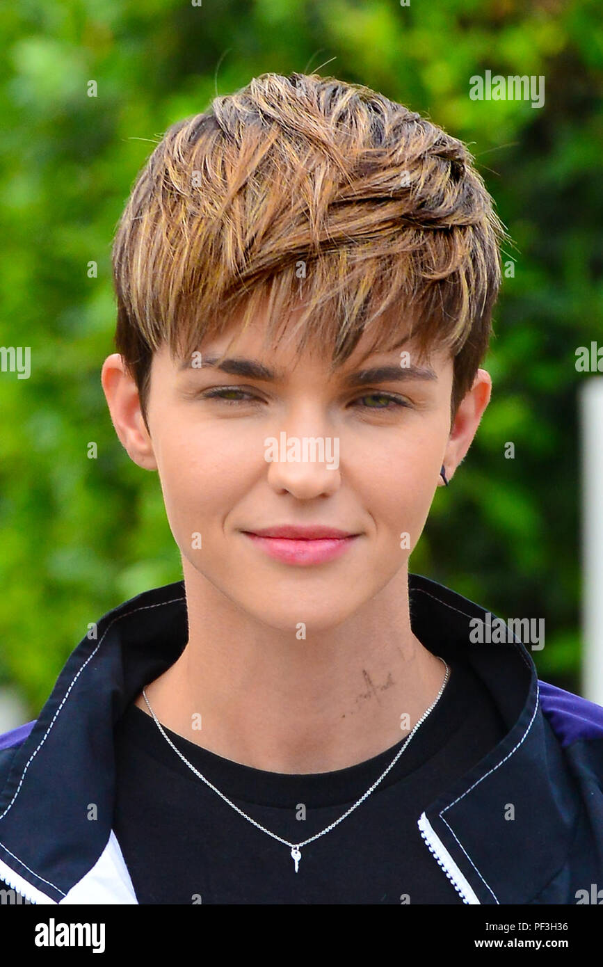 Ruby Rose out with friends looking stylish while shopping On Melrose ...