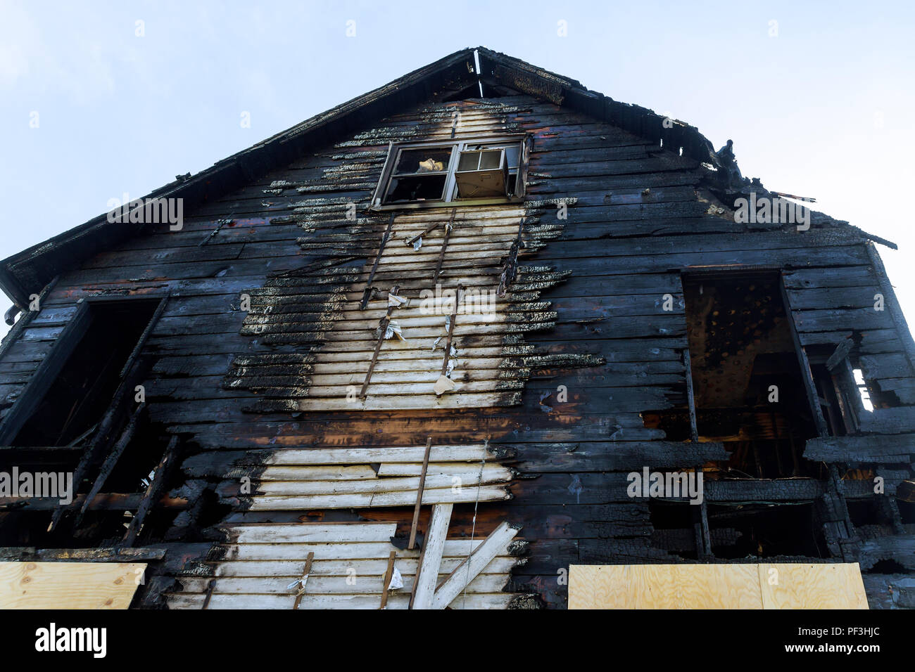 Destroyed residence hi-res stock photography and images - Alamy