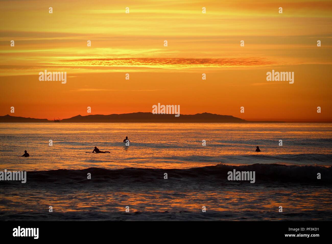 Surfing colors hi-res stock photography and images - Alamy