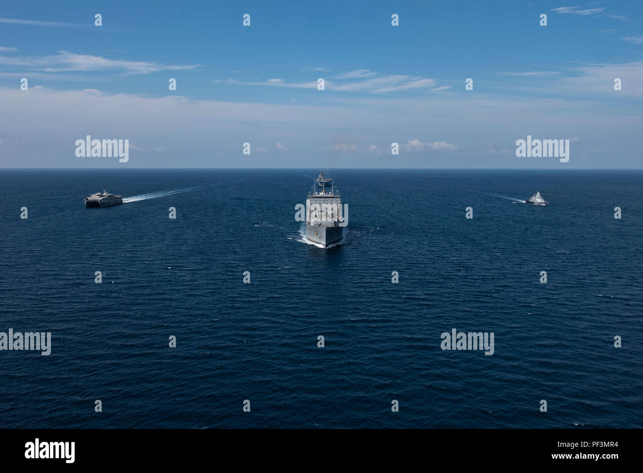 180816-N-RP442-0324 SULU SEA (Aug. 16, 2018) – Wasp-class amphibious ...