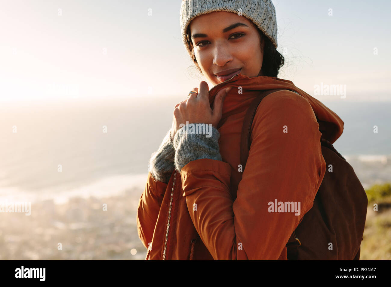 People wearing winter clothing hi-res stock photography and images - Alamy
