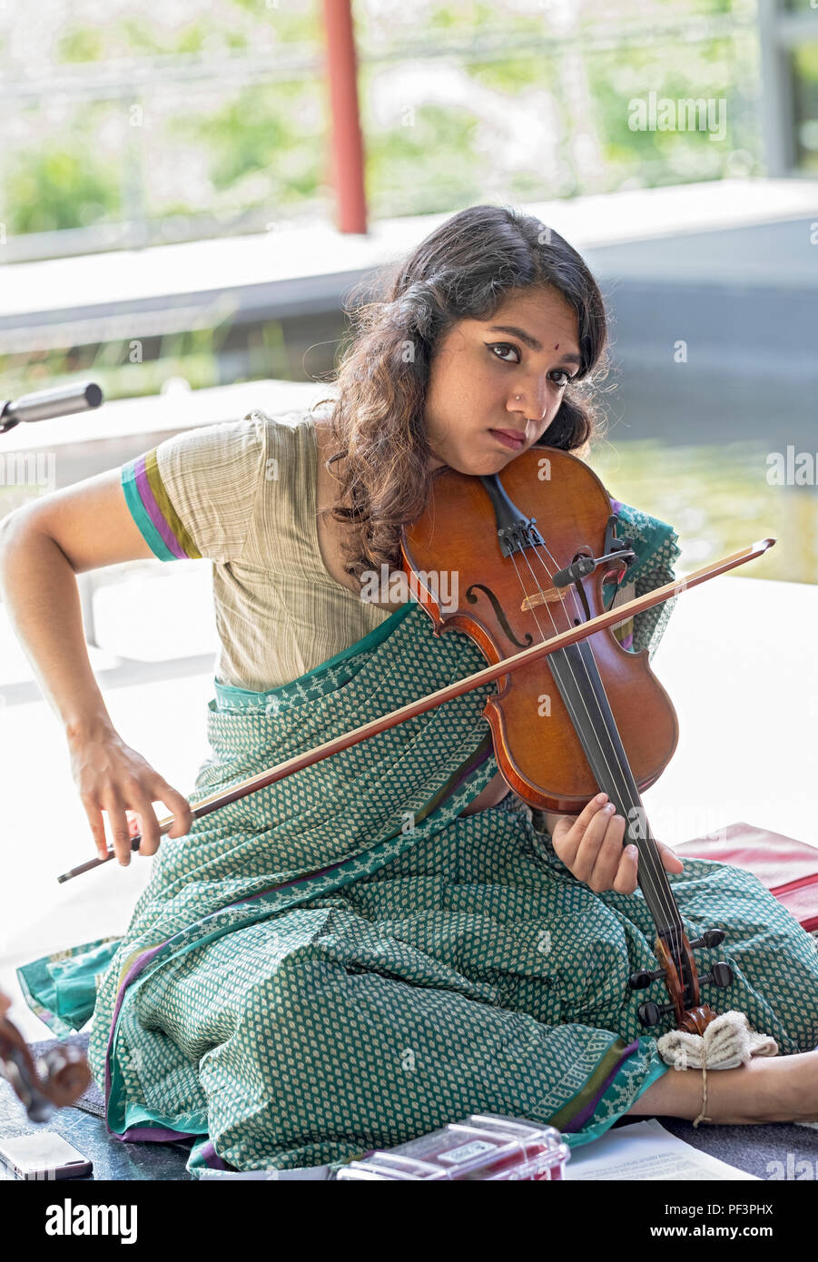 Indian classical music hi-res stock photography and images - Alamy