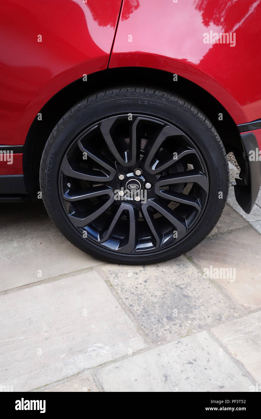 Range Rover Autobiography in Spectral Racing Red - ChromaFlair seen ...