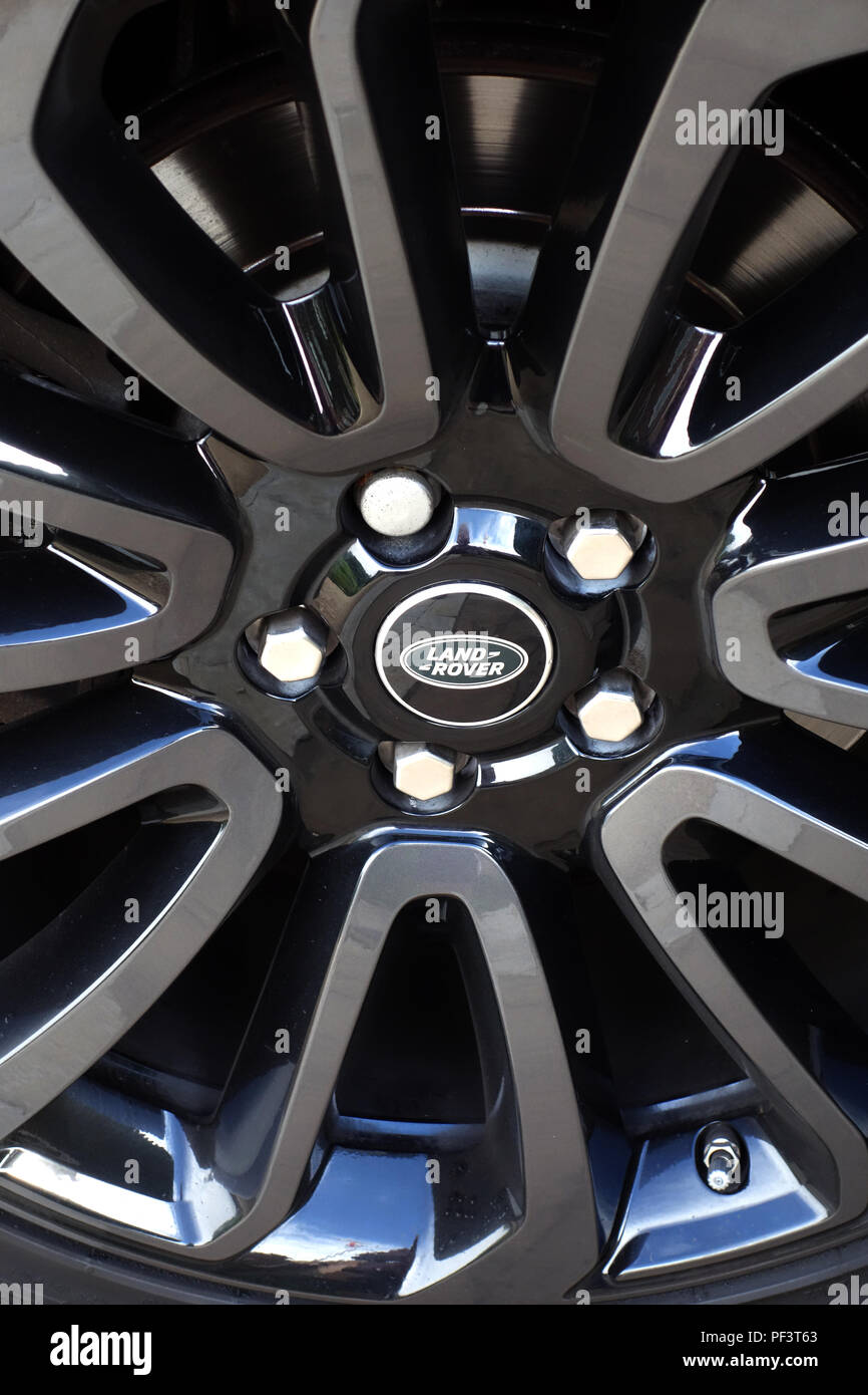 Range Rover Autobiography in Spectral Racing Red - ChromaFlair seen ...