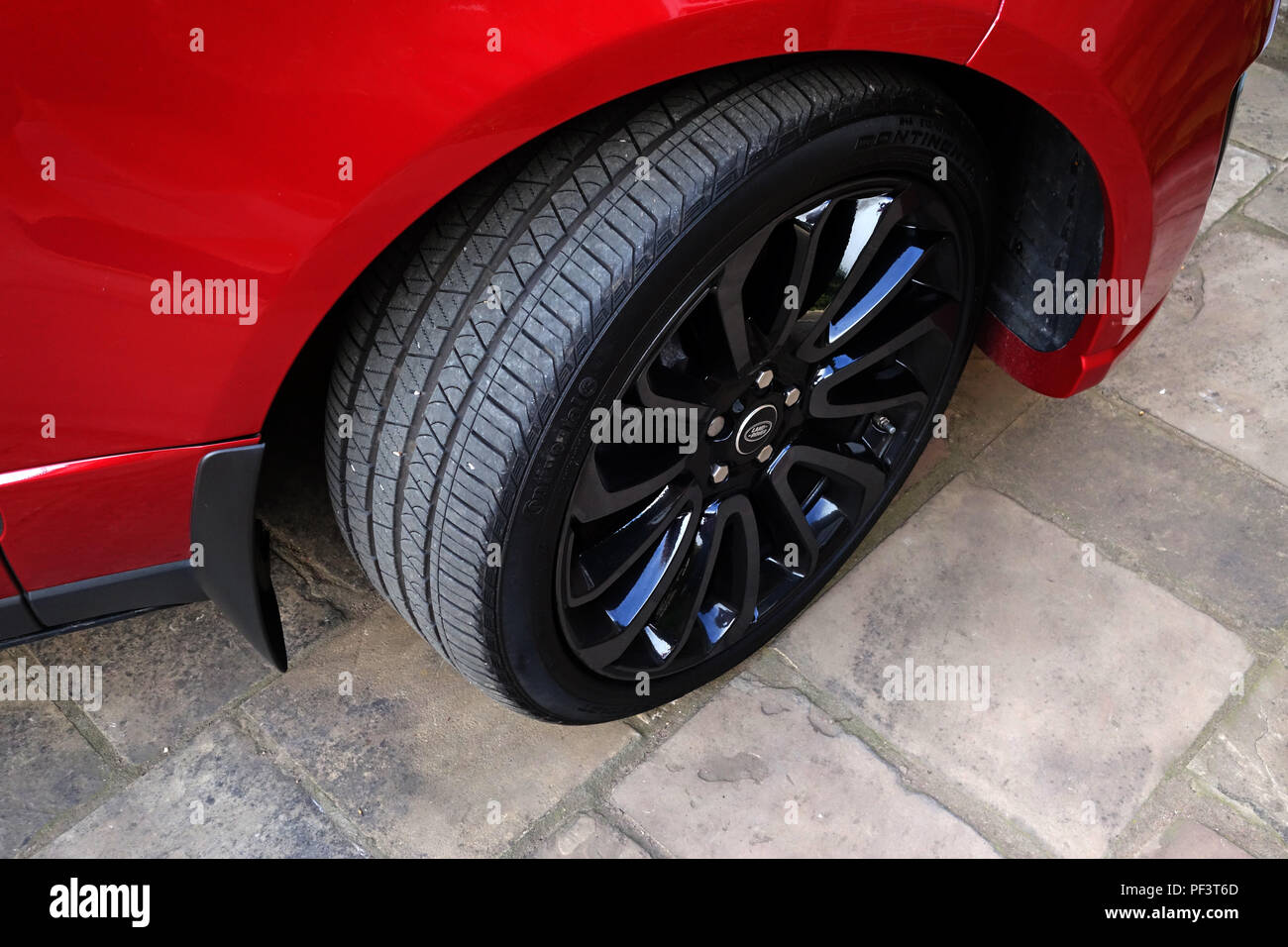 Old Range Rover High Resolution Stock Photography and Images - Alamy