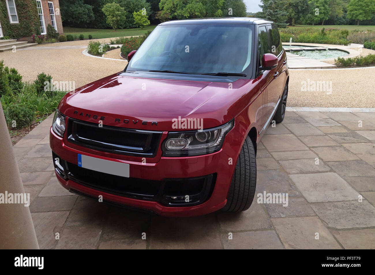 Range Rover Autobiography in Spectral Racing Red - ChromaFlair seen ...