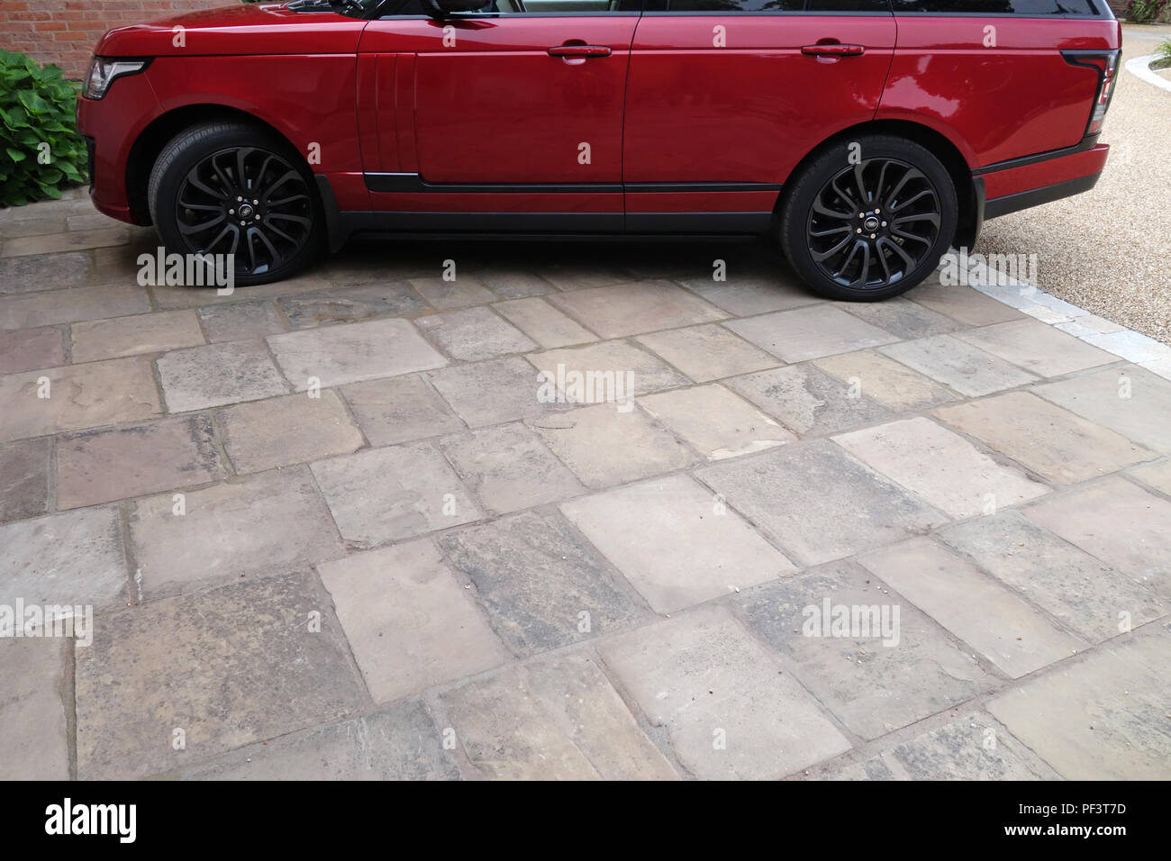 Range Rover Autobiography in Spectral Racing Red - ChromaFlair seen ...