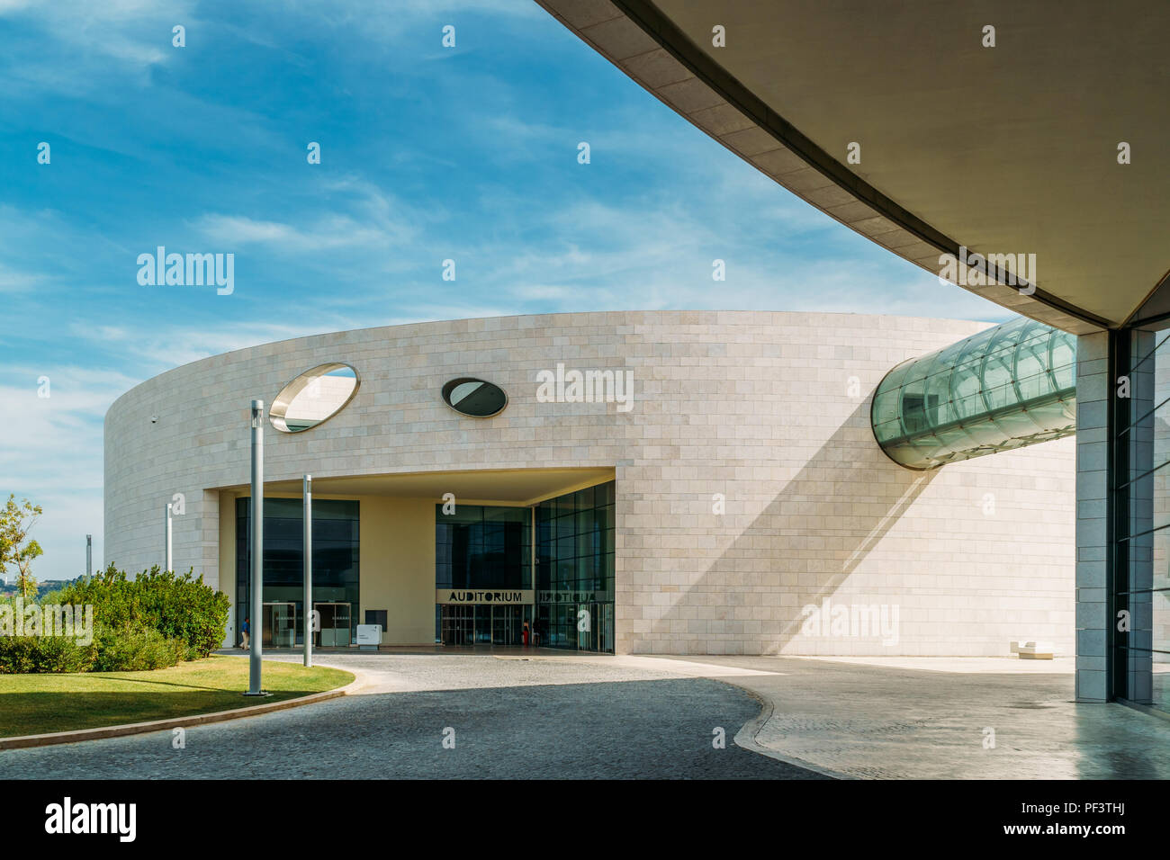 Clinical research building hi-res stock photography and images - Alamy