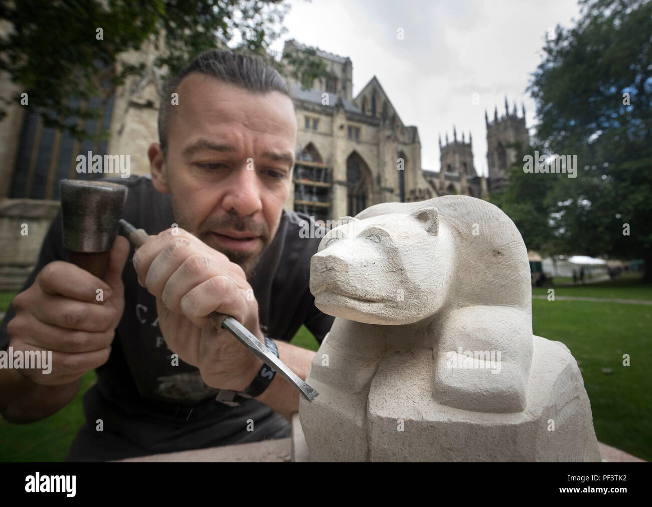 Richard bossons carves hi-res stock photography and images - Alamy