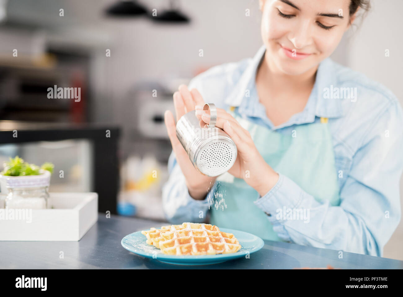 Waffles powder sugar hi-res stock photography and images - Alamy