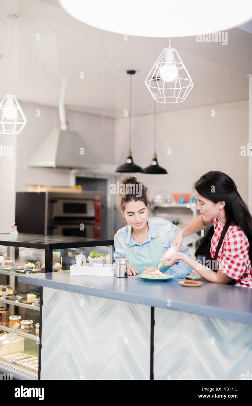 Modern pastry shop hi-res stock photography and images - Alamy