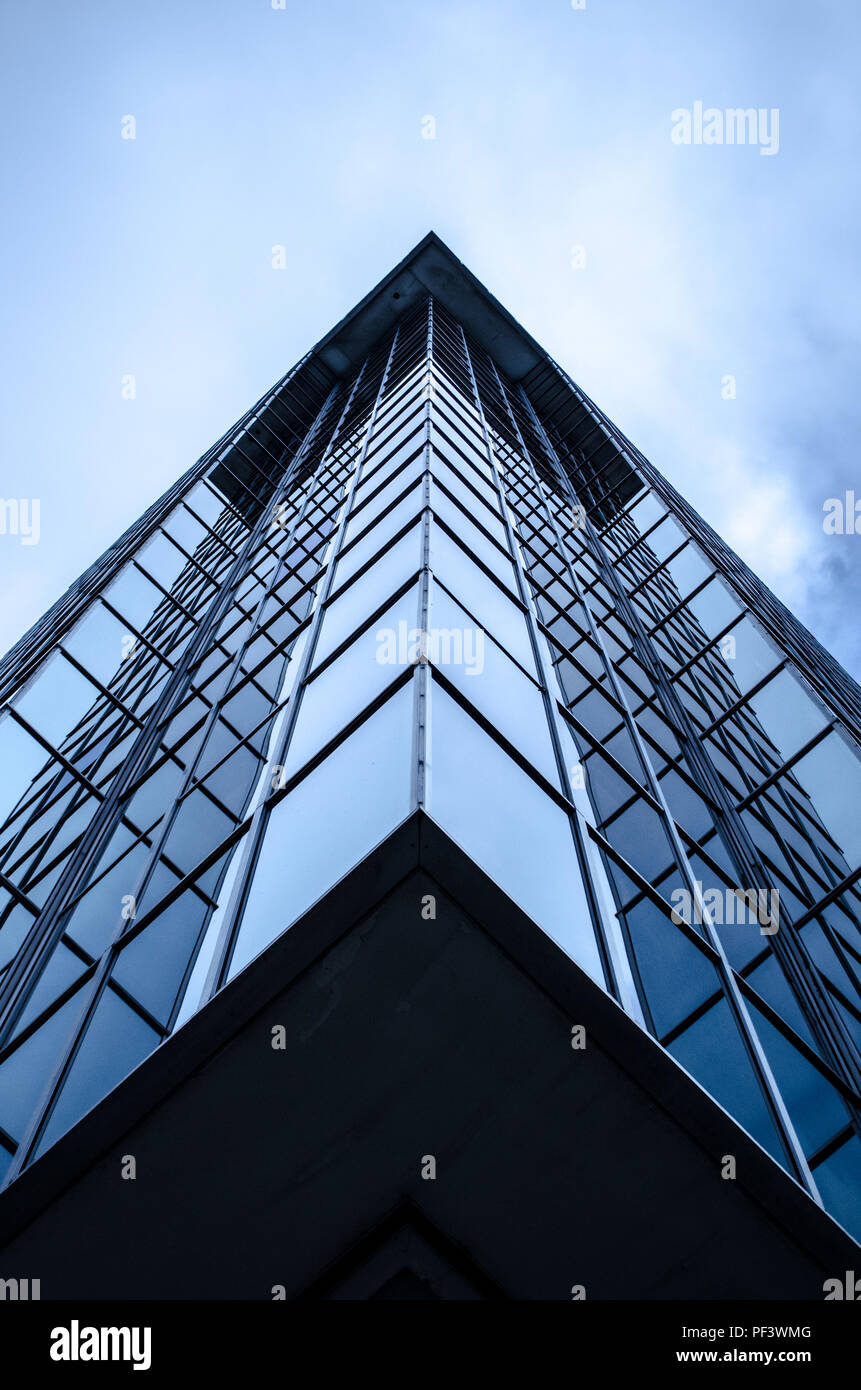 Symmetry buildings hi-res stock photography and images - Alamy