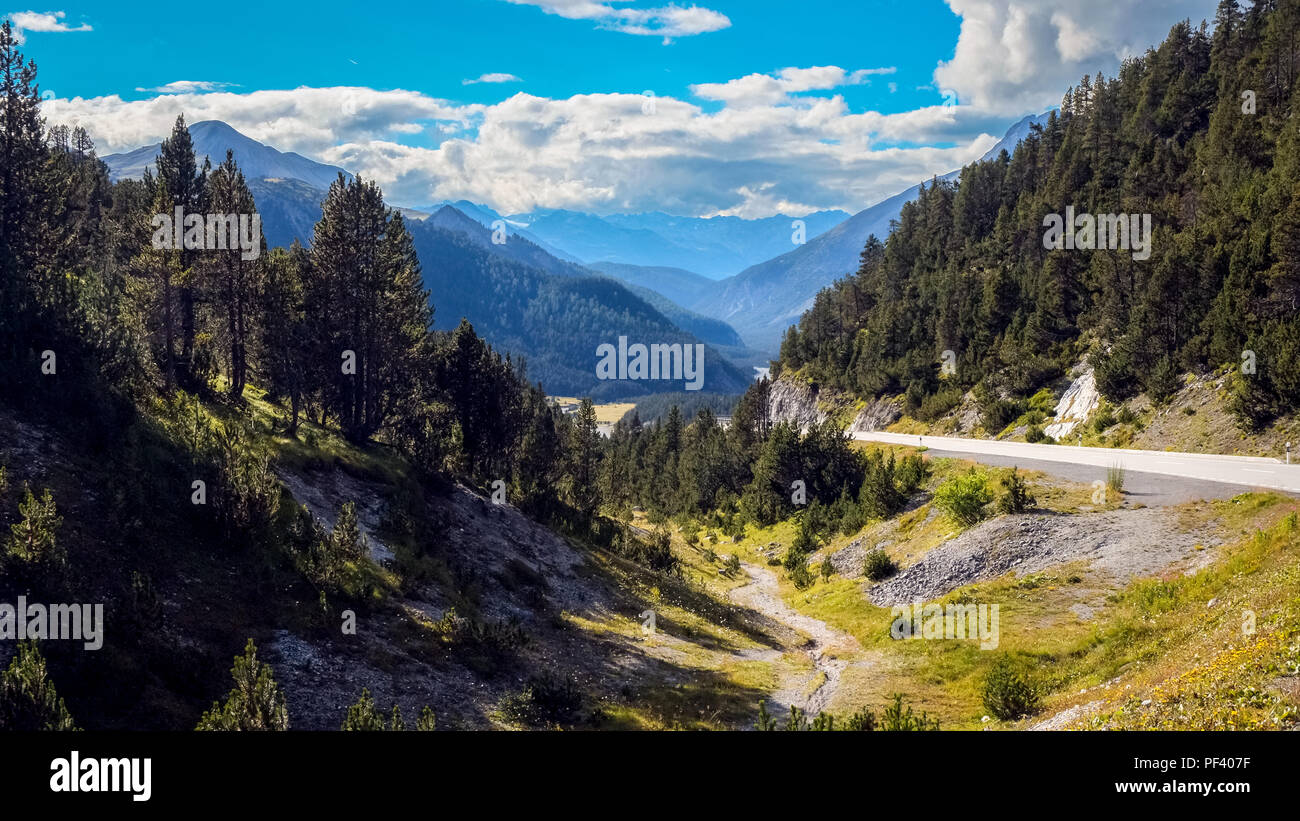 We're looking into the Swiss National Parc (Engadin, Graubunden ...
