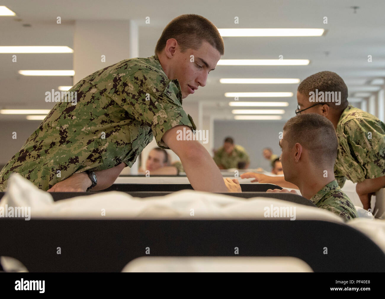 180816-N-PL946-1048 GREAT LAKES, Ill. (Aug. 16, 2018) Recruits make ...
