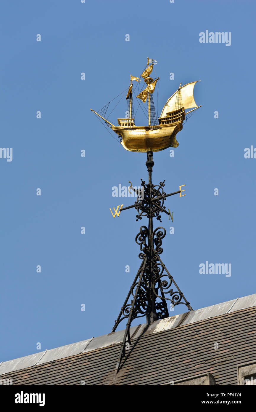 Wind direction hi-res stock photography and images - Alamy