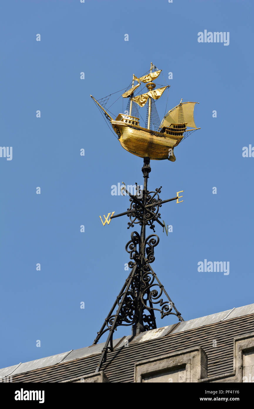 Roof top compass hi-res stock photography and images - Alamy